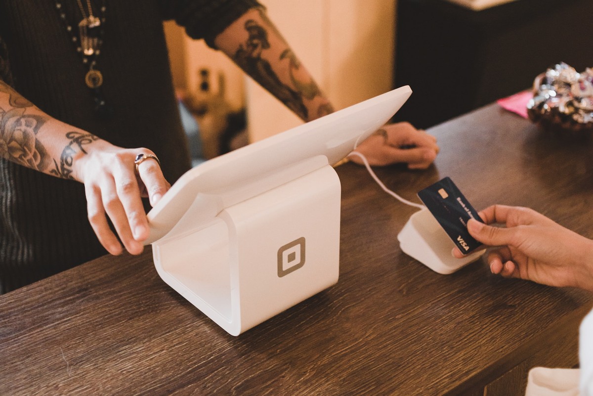 What happens if I miss a credit card payment? | ClearScore GB